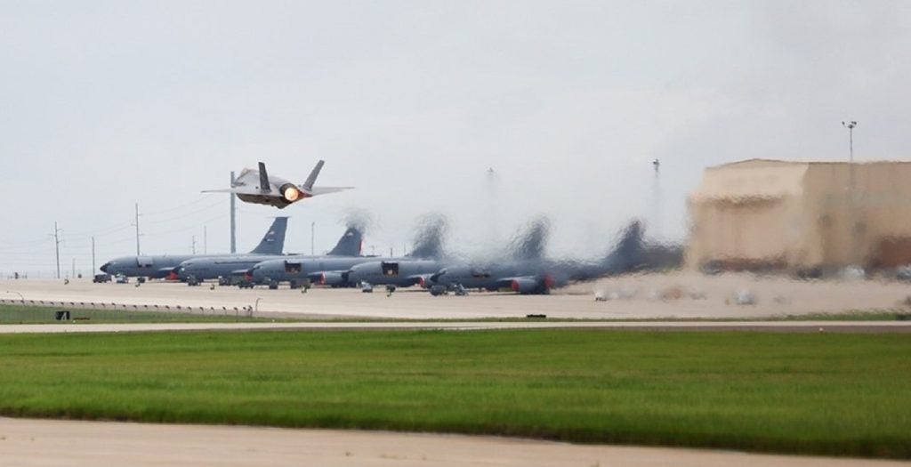 Pratt & Whitney signs for F117 engine contract for C-17 Globemaster III ...