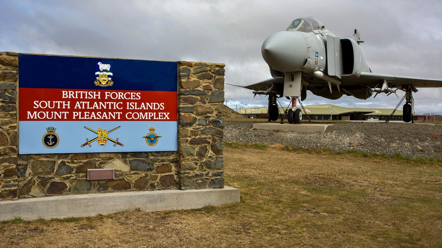 What UK military forces are based at the Falkland Islands? - Airforce ...