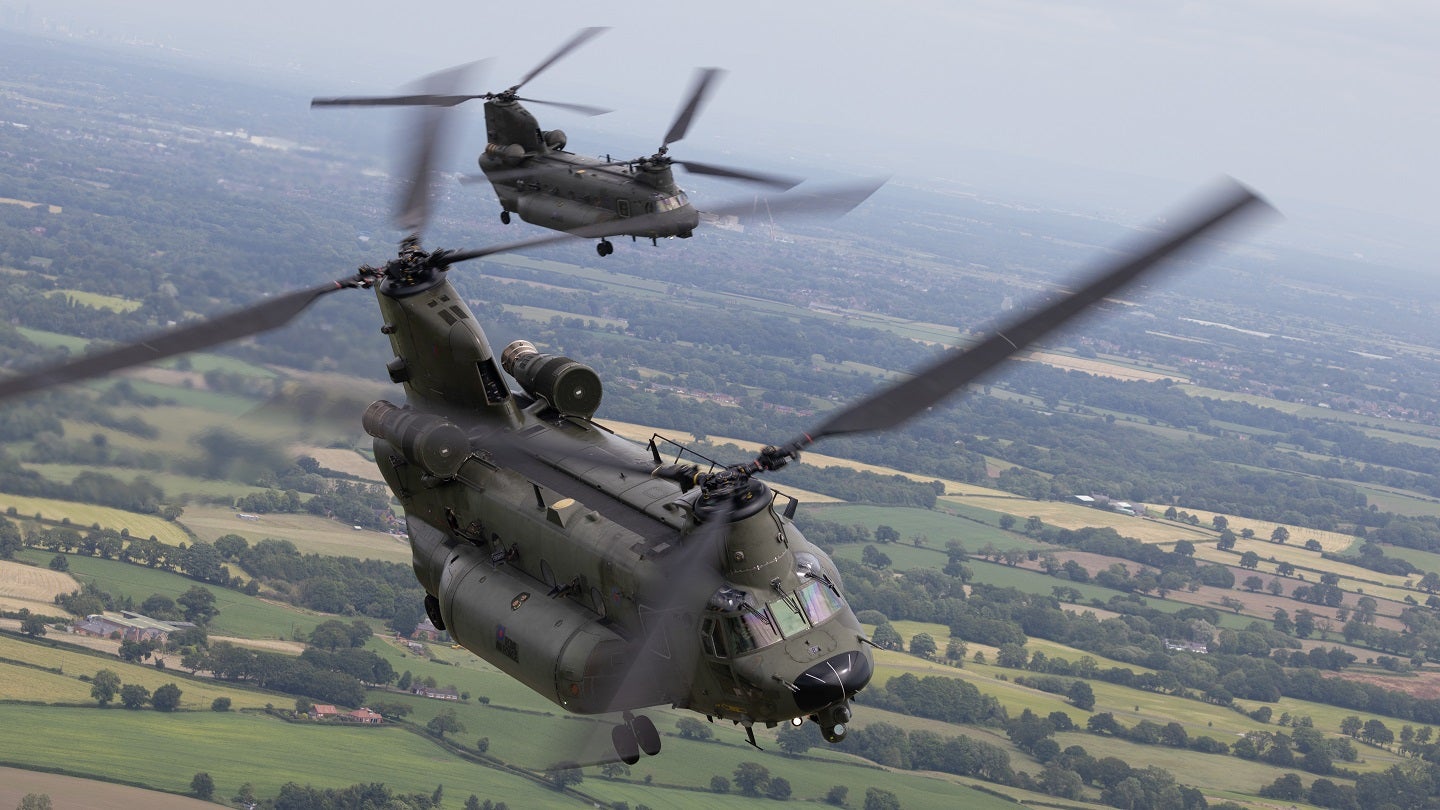 UK Chinook flight hours down by nearly 20% in four years - Airforce ...